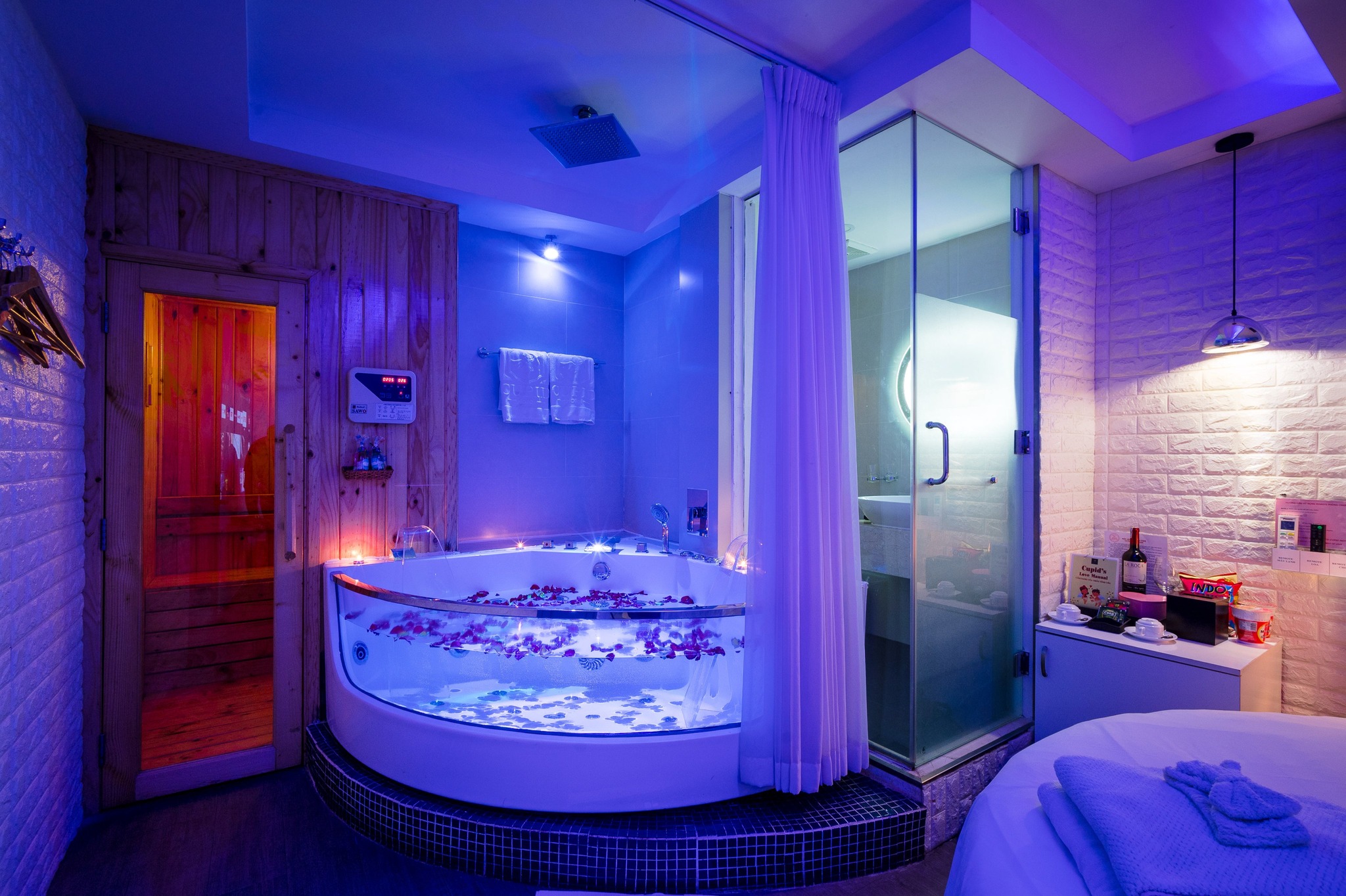 Top 20 khách sạn tình nhân ở Sài Gòn cực chất cho cặp đôi - Khách sạn ...