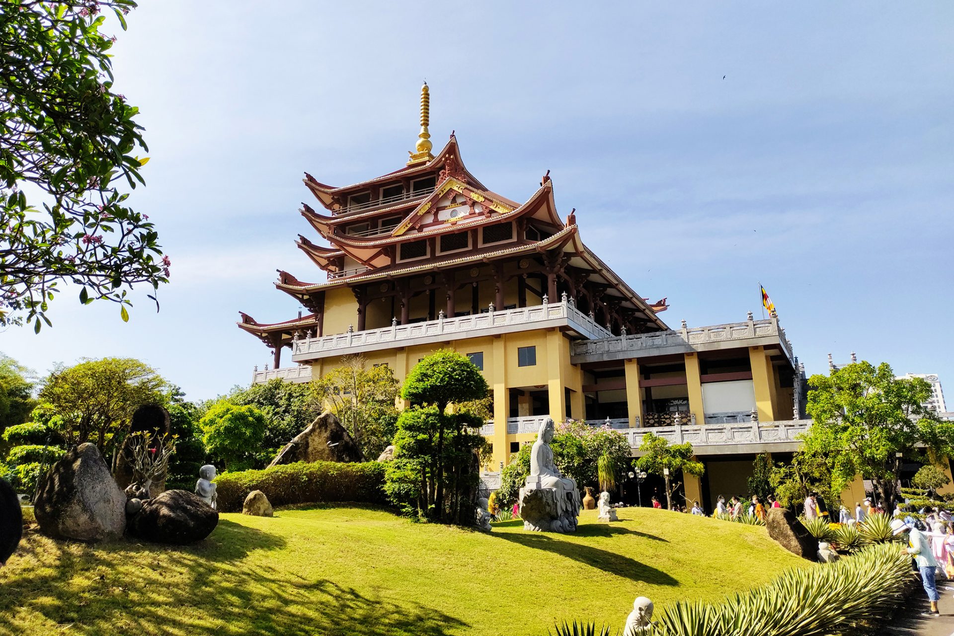 Chùa Huê Nghiêm: Ngôi cổ tự lâu đời bậc nhất ở Sài Gòn