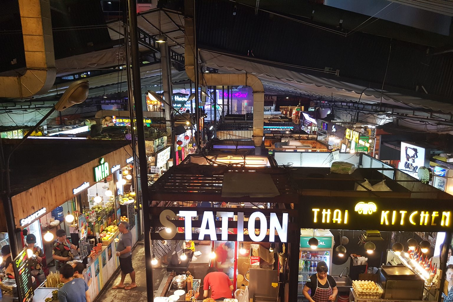 Ben Thanh Street Food Market: Giải mã tọa độ ăn uống gây sốt