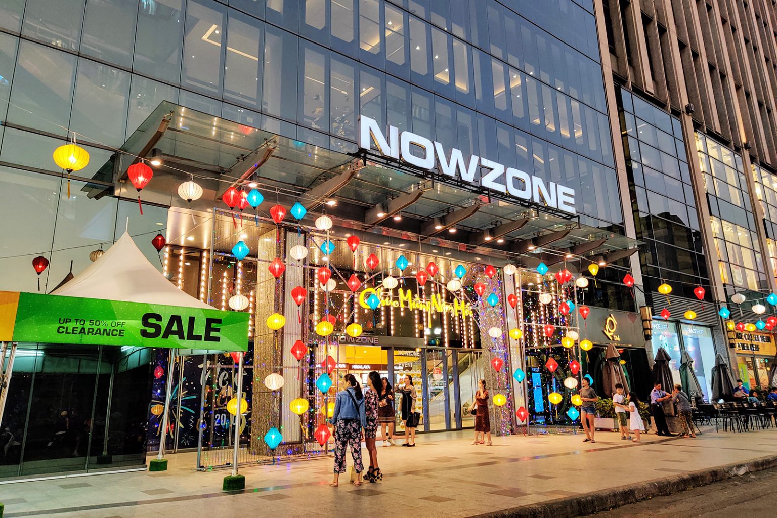 Phố lồng đèn quận 5: Tọa đô ăn chơi sầm uất đêm Trung Thu